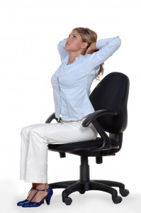 Ejercicios que se pueden hacer sentada en nuestra silla de trabajo ...